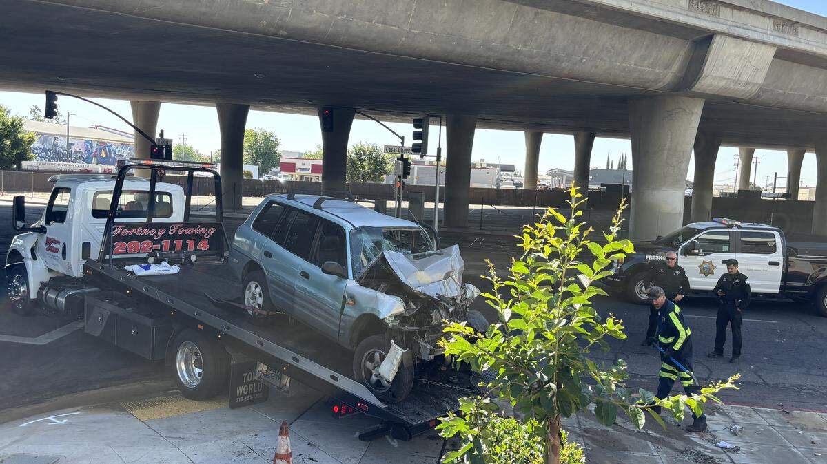 32-year-old woman killed after car hits Factory 41 in Fresno | Fresno Bee