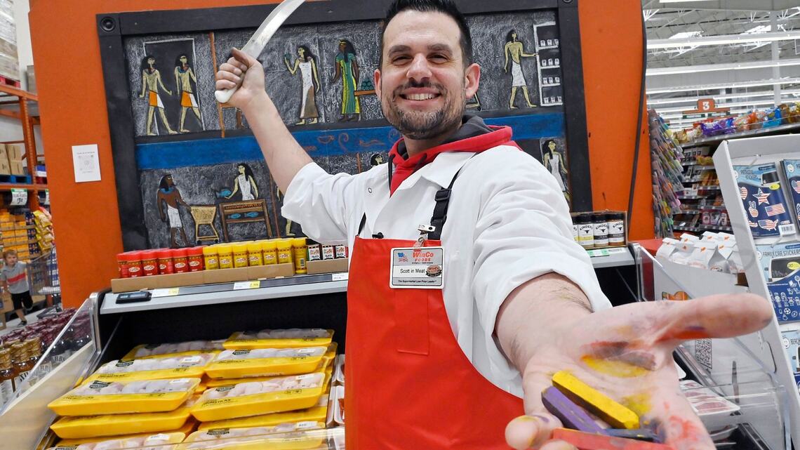 Butcher Scott in Meat known for art at Clovis WinCo store | Fresno Bee