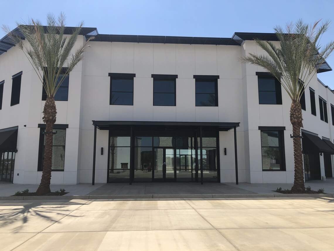 The Avenue in Clovis offers upscale shopping and dining | Fresno Bee