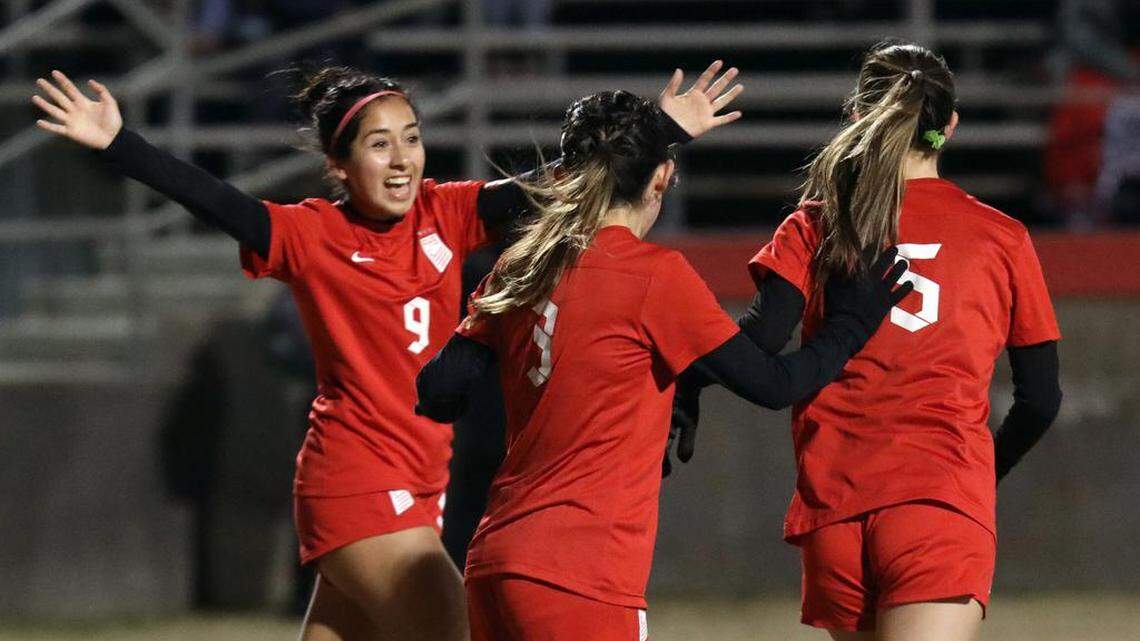 Host Fowler High powers past Reedley in Division IV opener | Fresno Bee